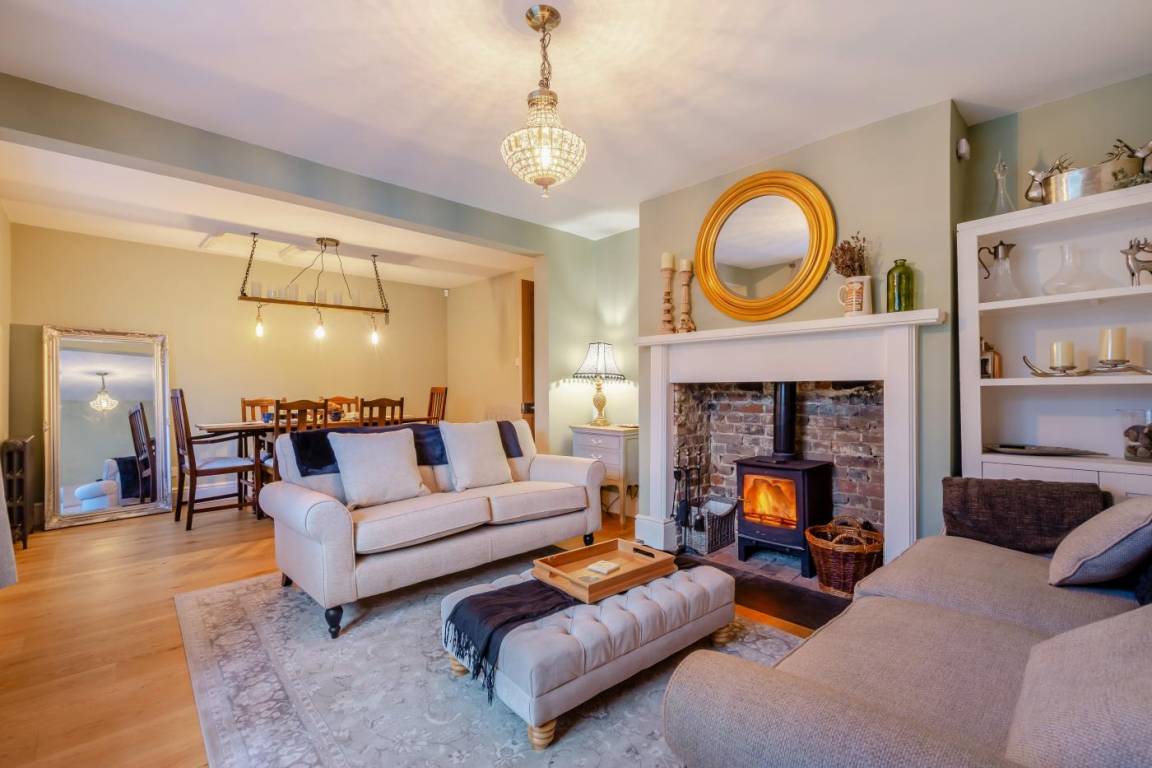 Cottage ∙ 4 Bedrooms ∙ 8 Guests - Maidstone