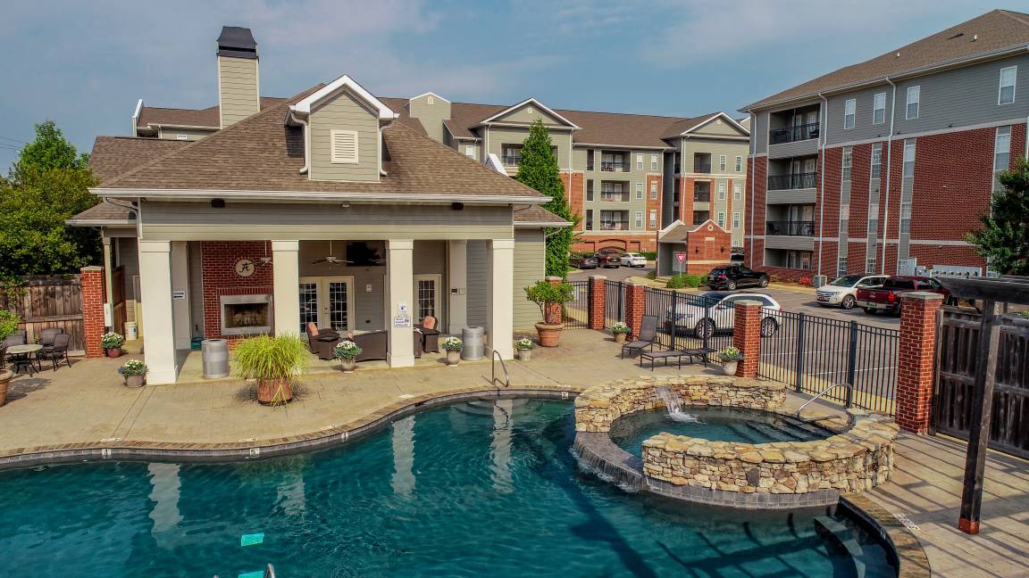 Condo ∙ 2 Bedrooms ∙ 4 Guests - Tuscaloosa, AL