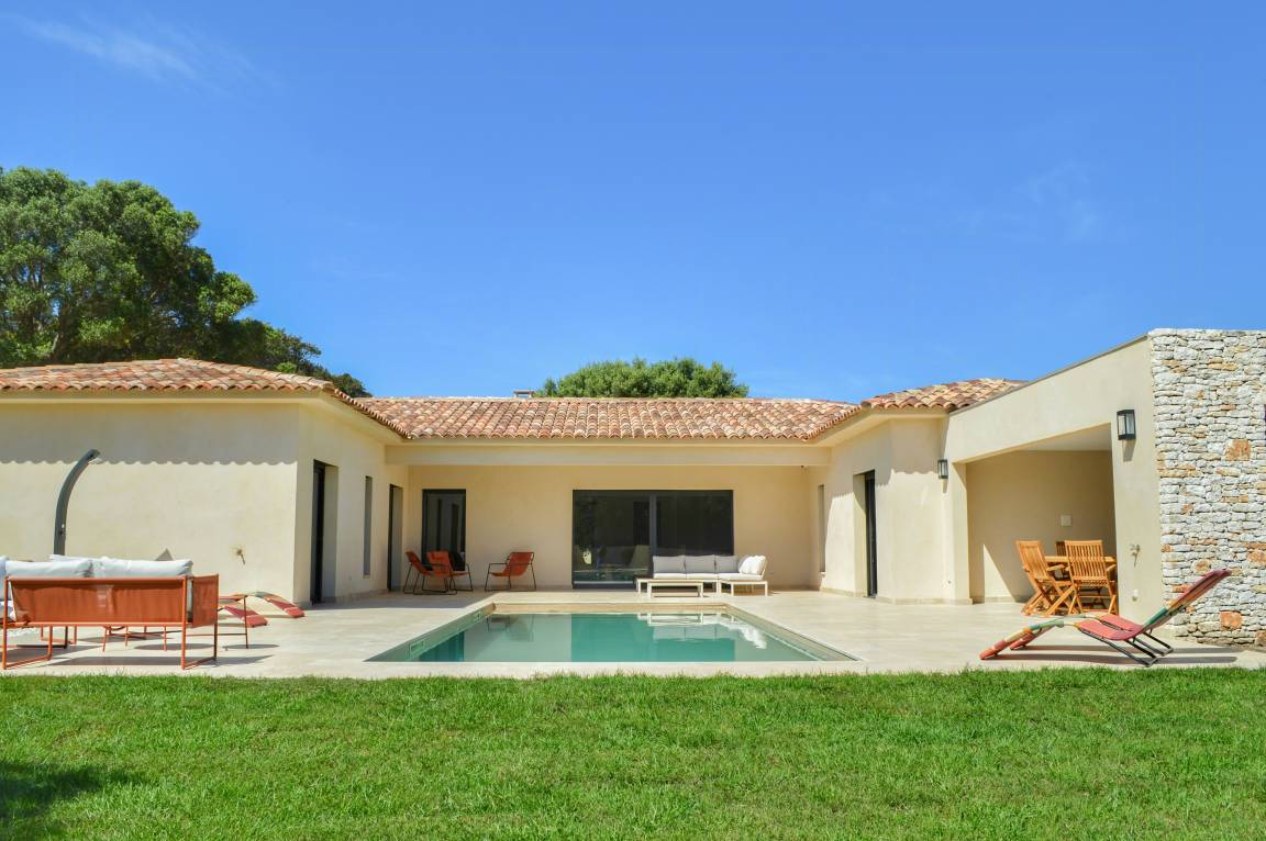 167 M² Maison De Vacances ∙ 4 Chambres ∙ 8 Personnes - Bonifacio