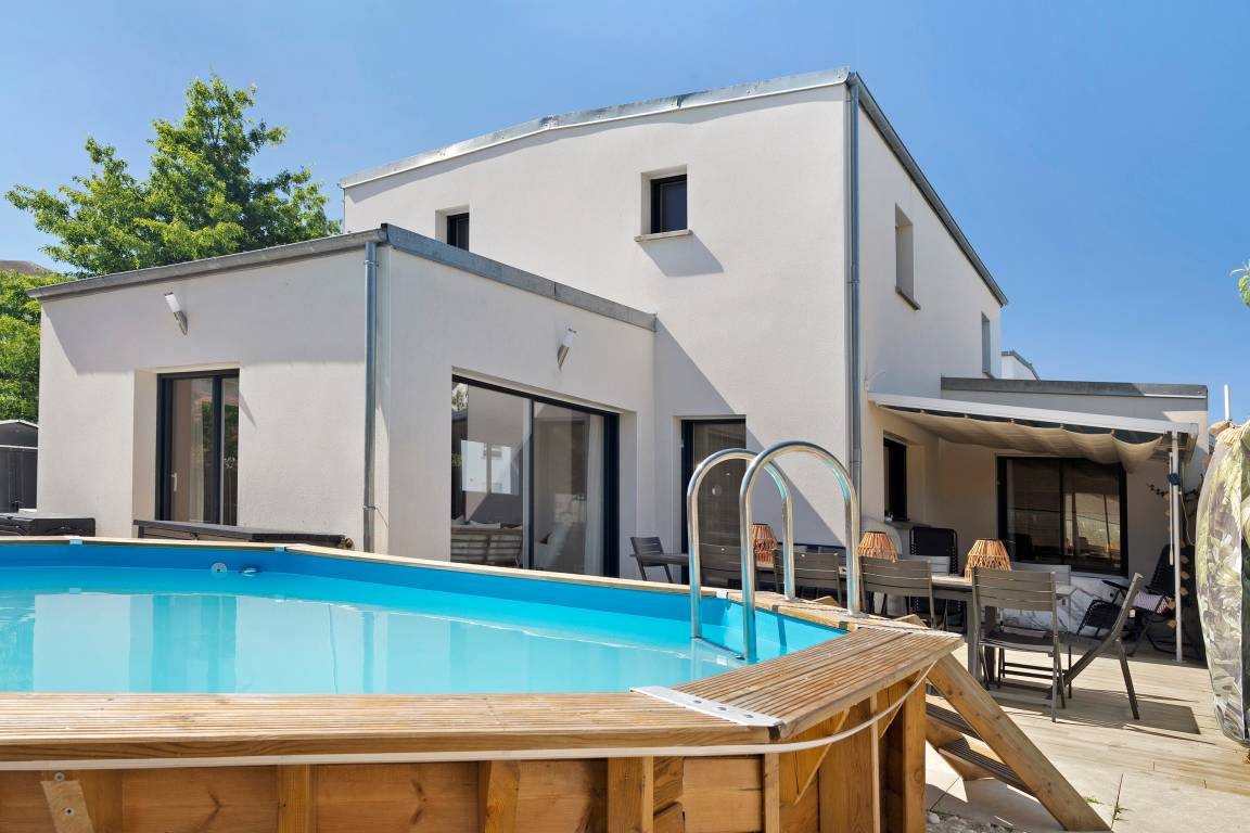 149 M² Maison De Vacances ∙ 4 Chambres ∙ 8 Personnes - Carquefou