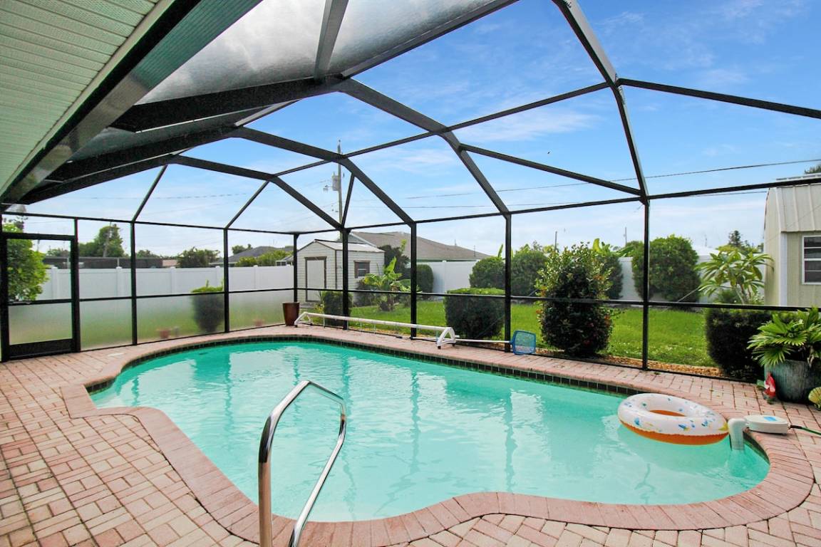 109 M² House ∙ 2 Bedrooms ∙ 6 Guests - Englewood, FL