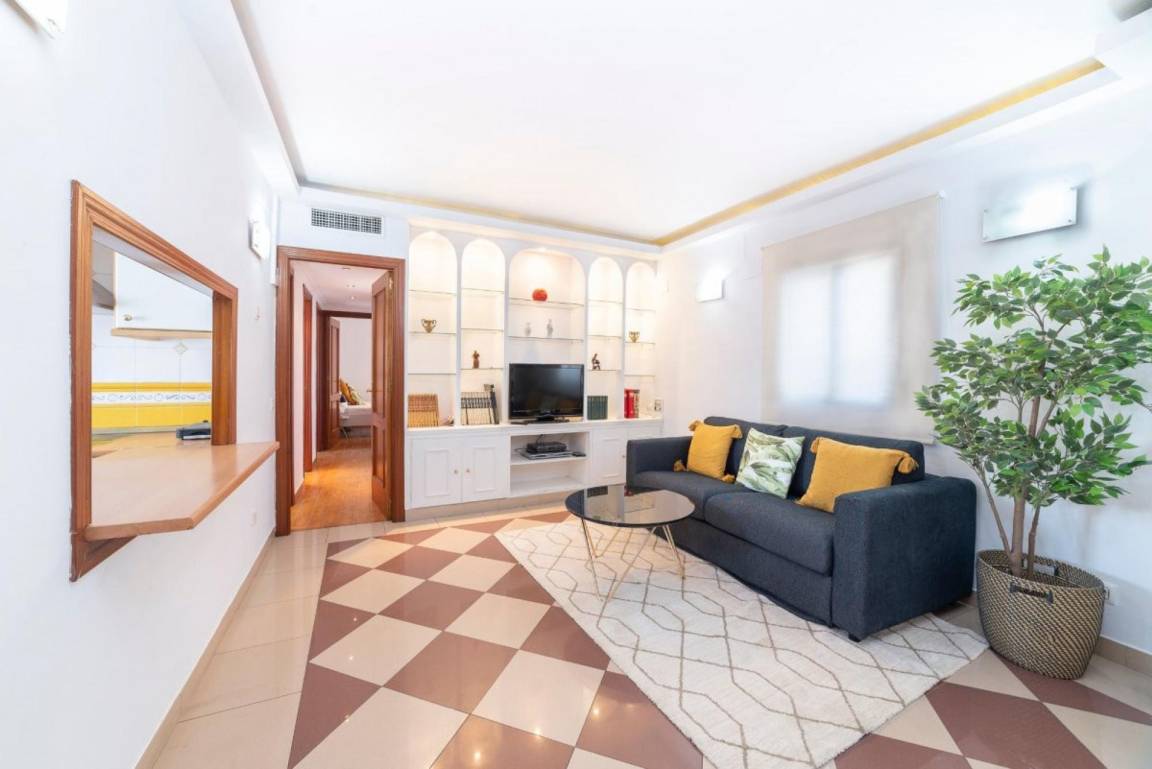 90 M² Apartamento ∙ 3 Habitaciones ∙ 8 Huéspedes - Sevilla