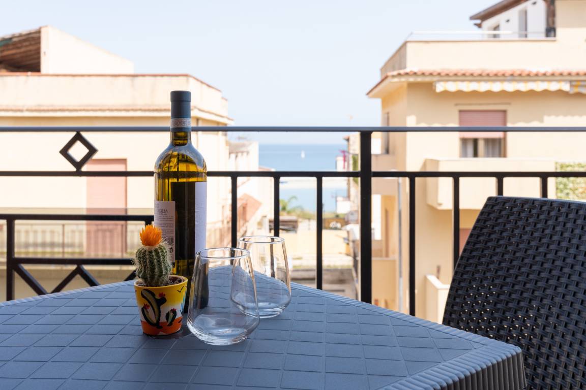 90 M² Ferienhaus ∙ 2 Schlafzimmer ∙ 8 Gäste - Balestrate