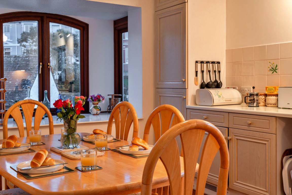 120 M² Apartment ∙ 2 Bedrooms ∙ 4 Guests - Falmouth