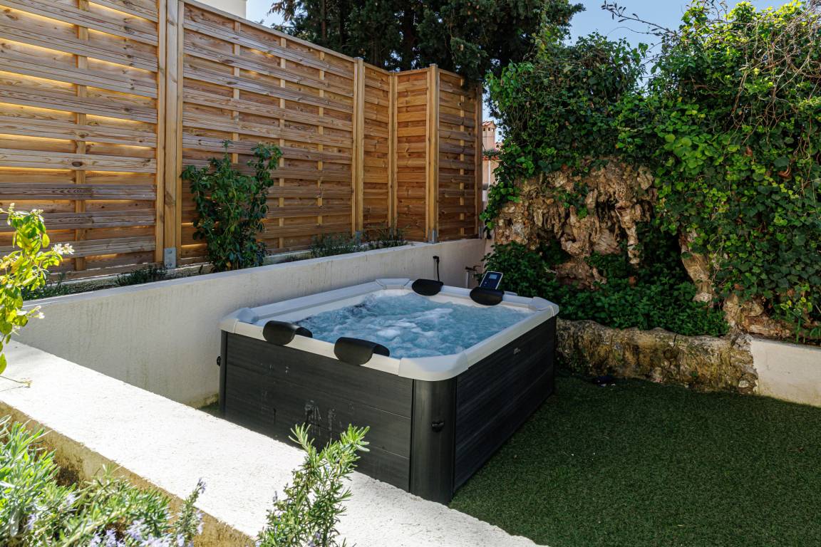 64 M² Appartement ∙ 2 Chambres ∙ 4 Personnes - La Turbie