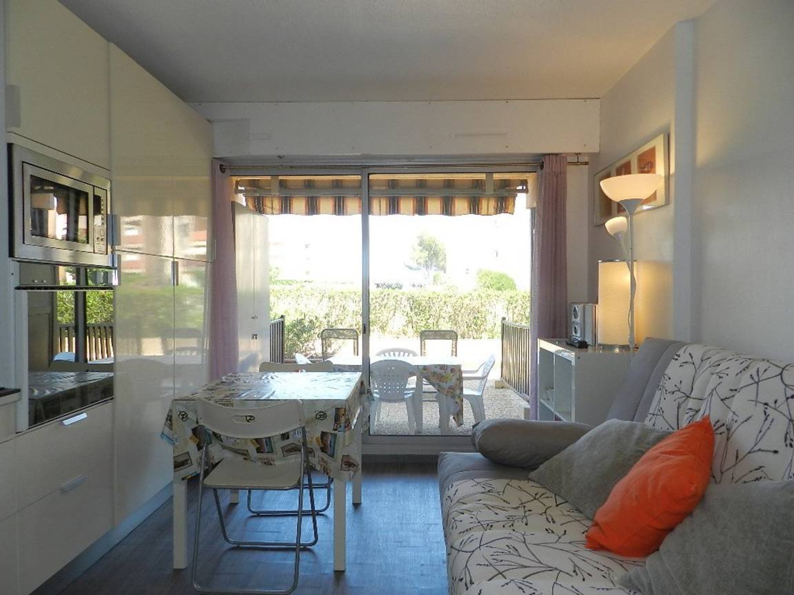 18 M² Studio Flat ∙ 1 Bedroom ∙ 4 Guests - Bormes-les-Mimosas