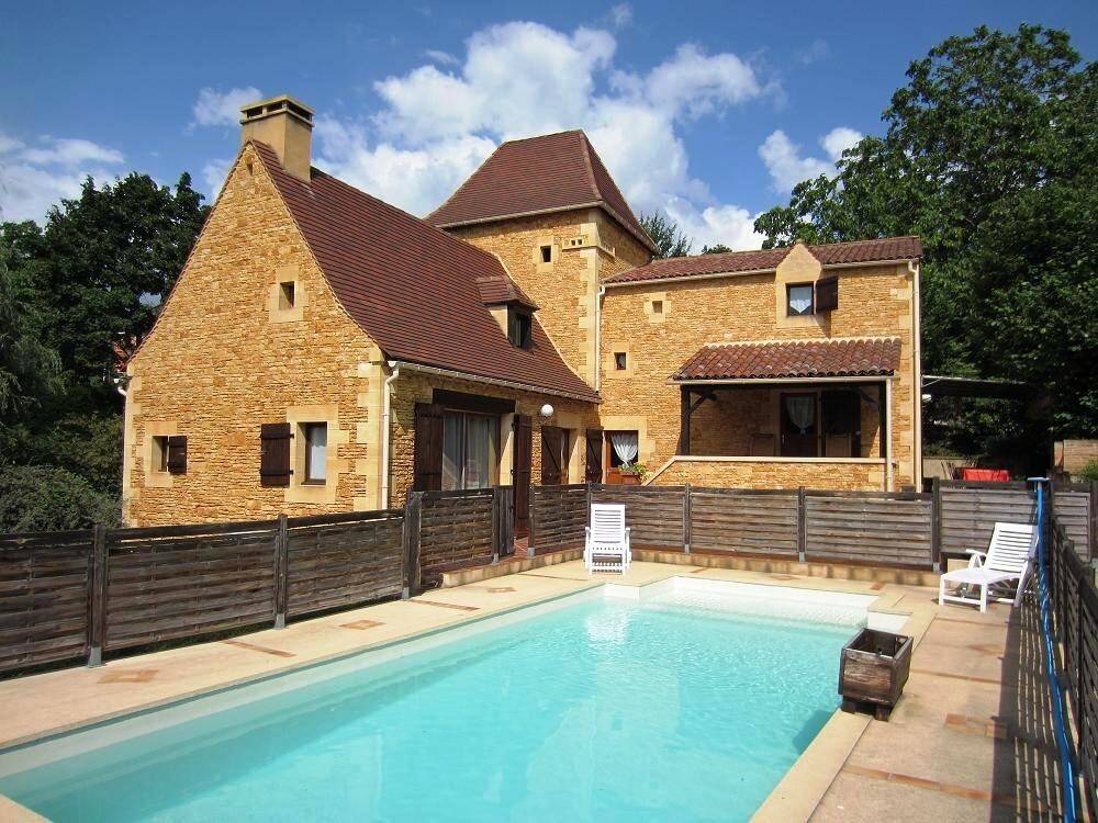 170 M² House ∙ 4 Bedrooms ∙ 9 Guests - Dordogne