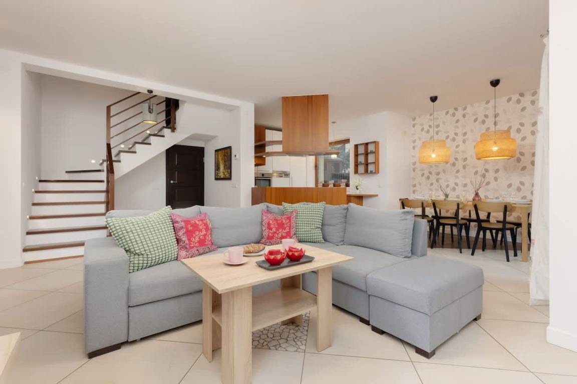 House ∙ 4 Bedrooms ∙ 10 Guests - Warsaw
