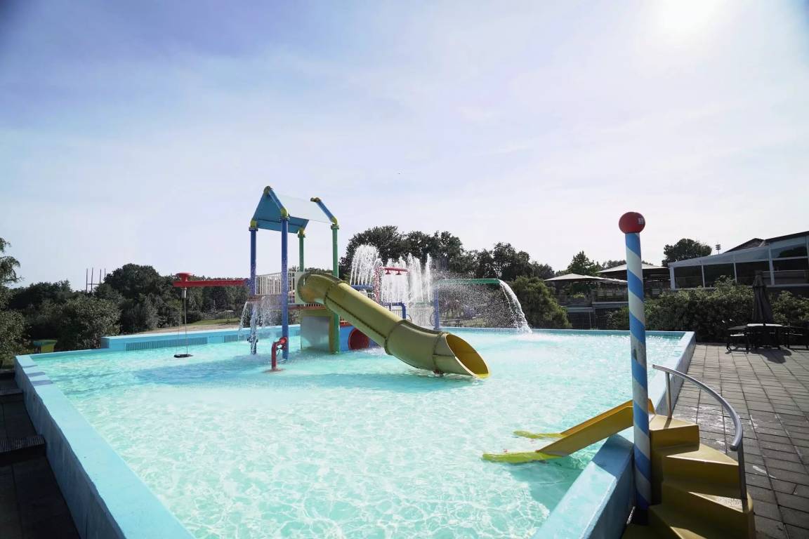 29 M² Caravan ∙ 2 Bedrooms ∙ 4 Guests - Venlo