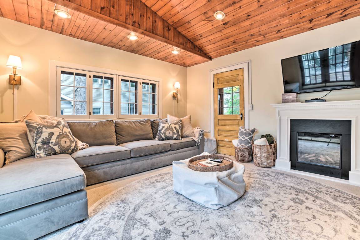 436 M² House ∙ 5 Bedrooms ∙ 14 Guests - Gaylord, MI