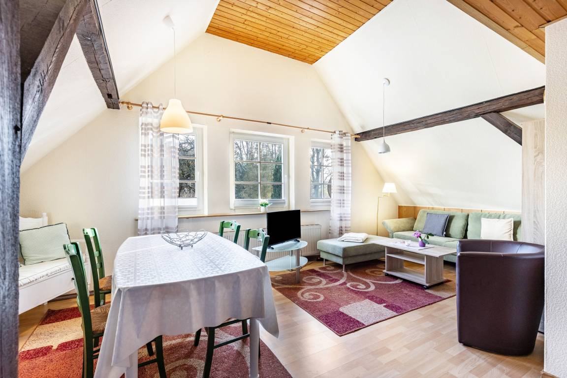 60 M² Ferienwohnung ∙ 3 Schlafzimmer ∙ 4 Gäste - Lychen