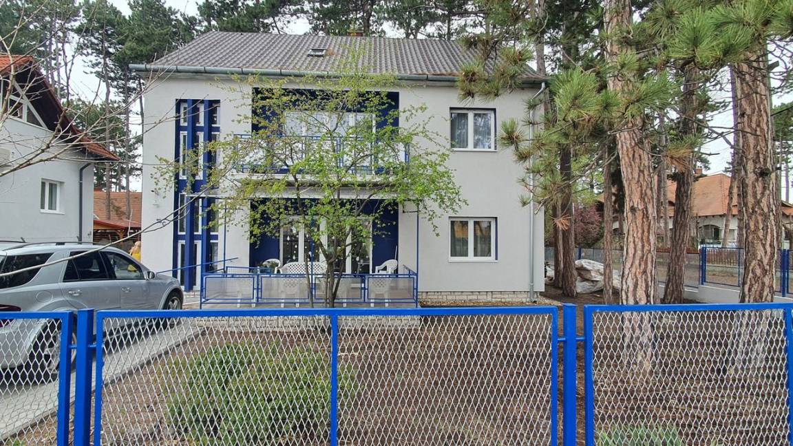 100 M² Apartment ∙ 4 Bedrooms ∙ 10 Guests - Siófok