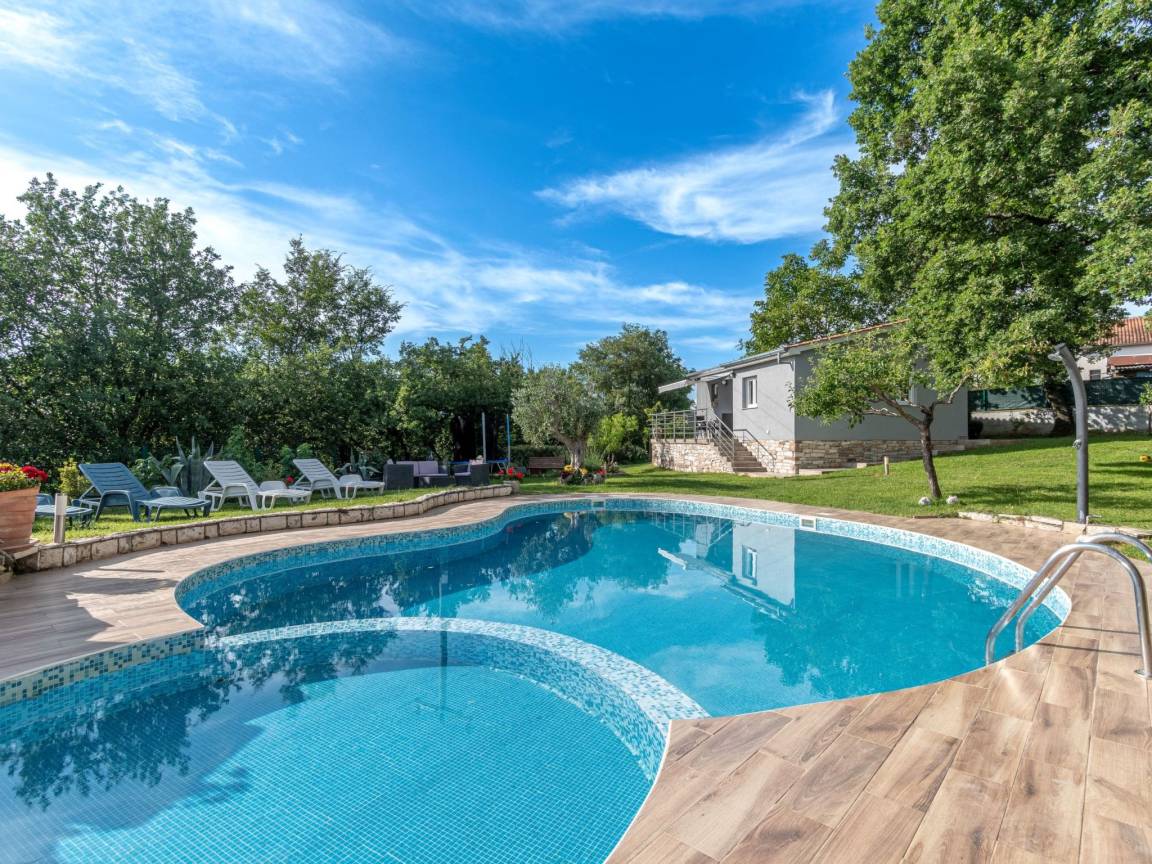 55 M² Appartamento Vacanza ∙ 2 Camere Da Letto ∙ 5 Ospiti - Pisino