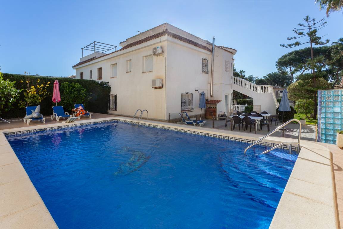 220 M² Villa ∙ 5 Chambres ∙ 11 Personnes - Torrevieja