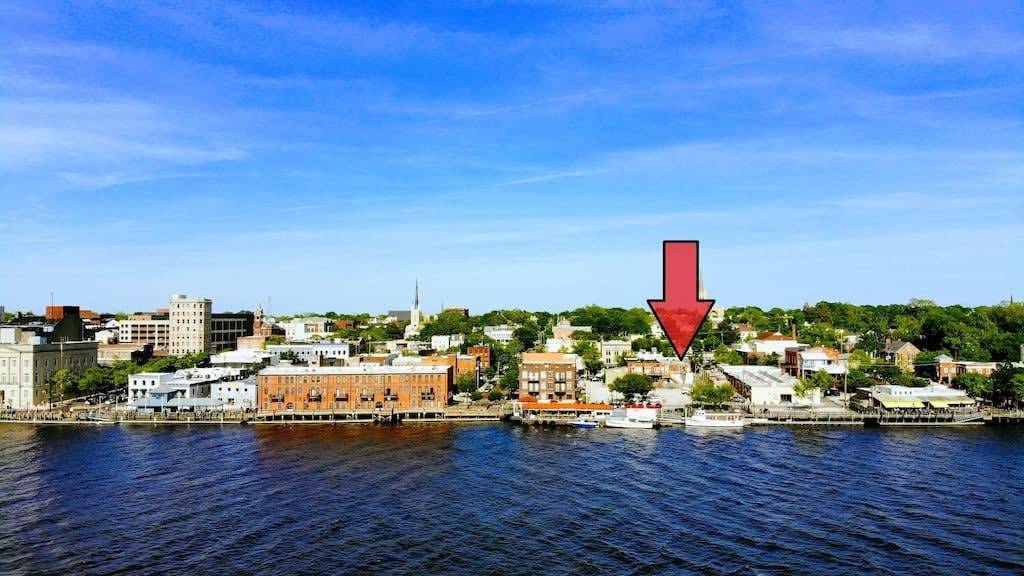 111 M² Apartment ∙ 2 Bedrooms ∙ 8 Guests - Wilmington, NC