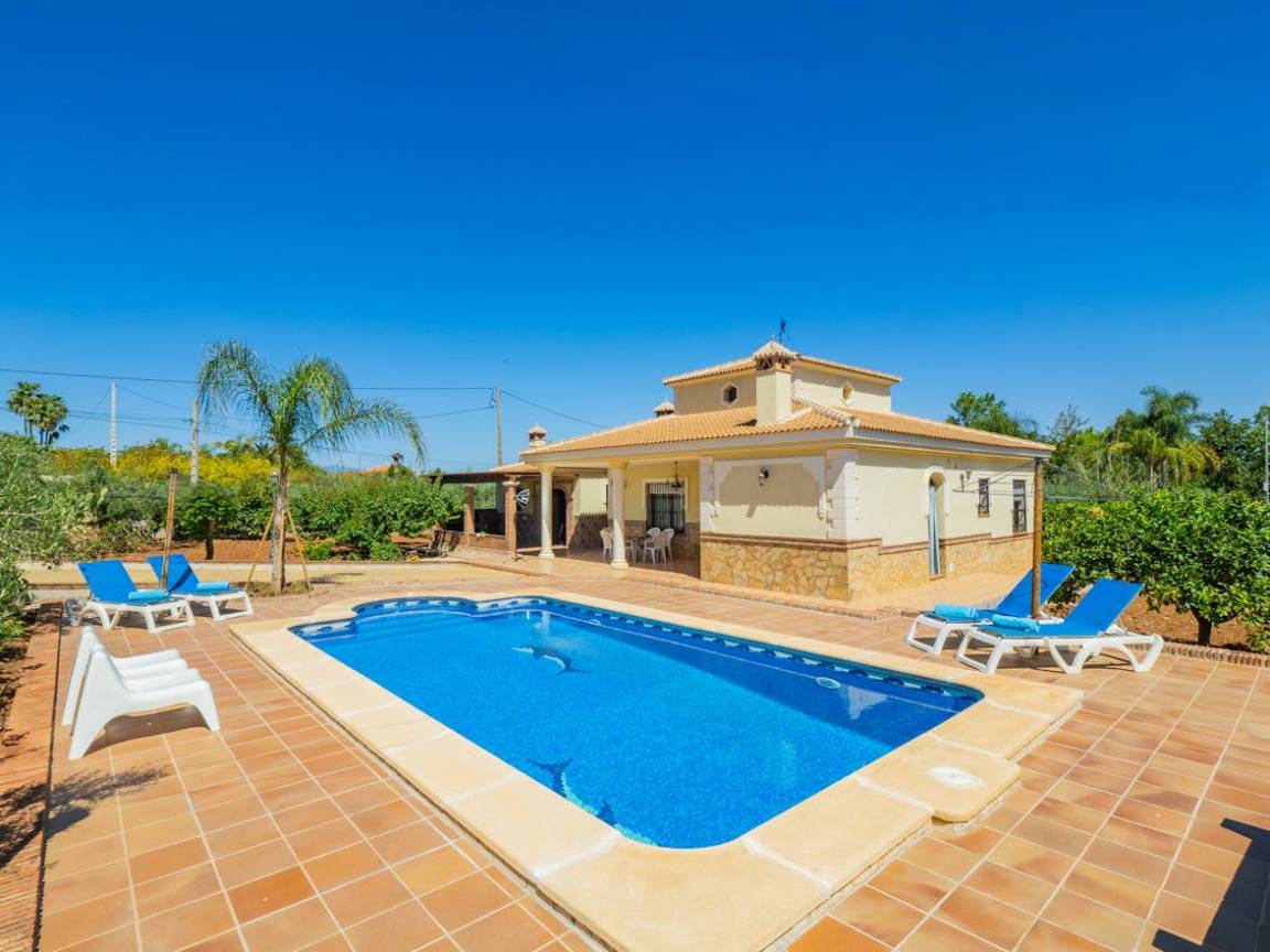 120 M² House ∙ 4 Bedrooms ∙ 6 Guests - Coín
