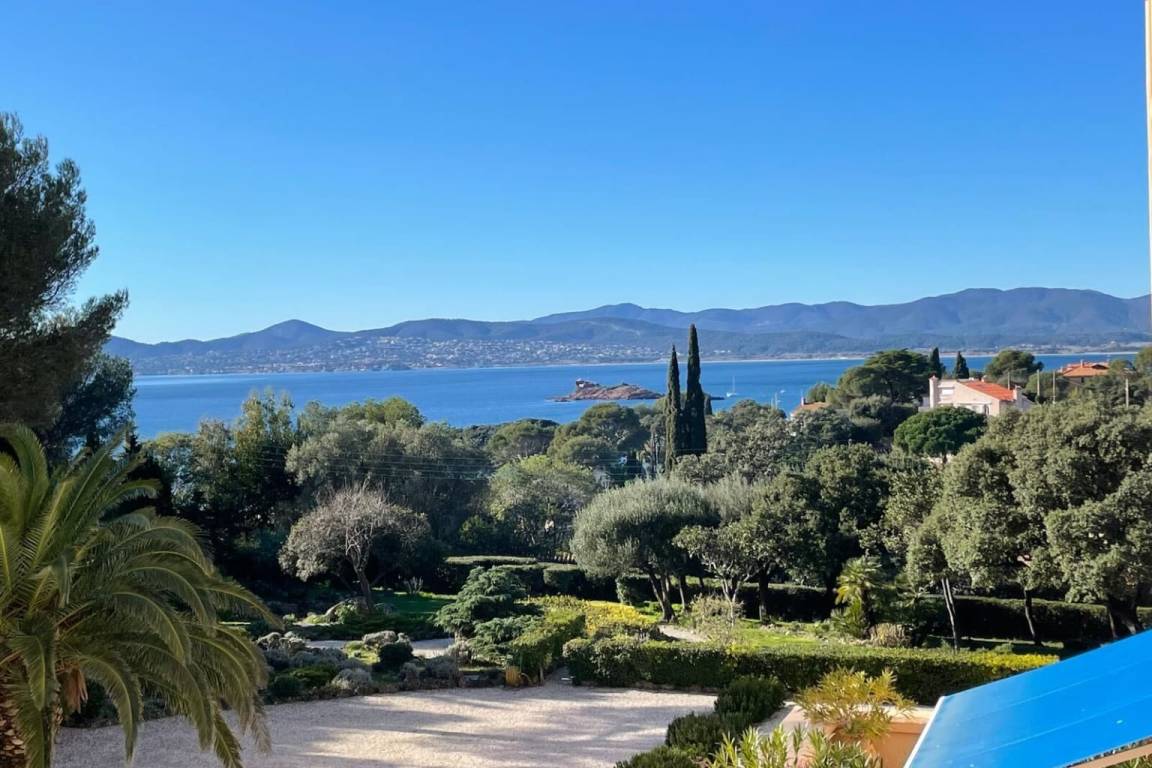 107 M² Appartement ∙ 3 Chambres ∙ 6 Personnes - Agay Plage