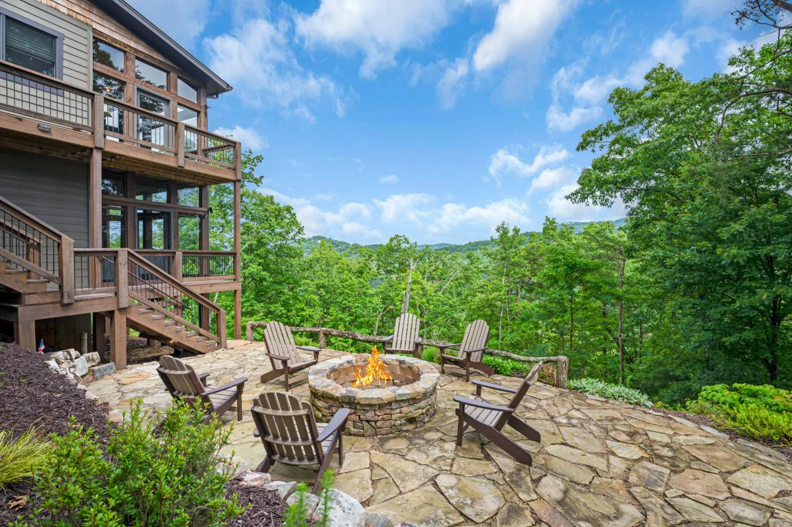349 M² Cabin ∙ 5 Bedrooms ∙ 16 Guests - Blue Ridge, GA