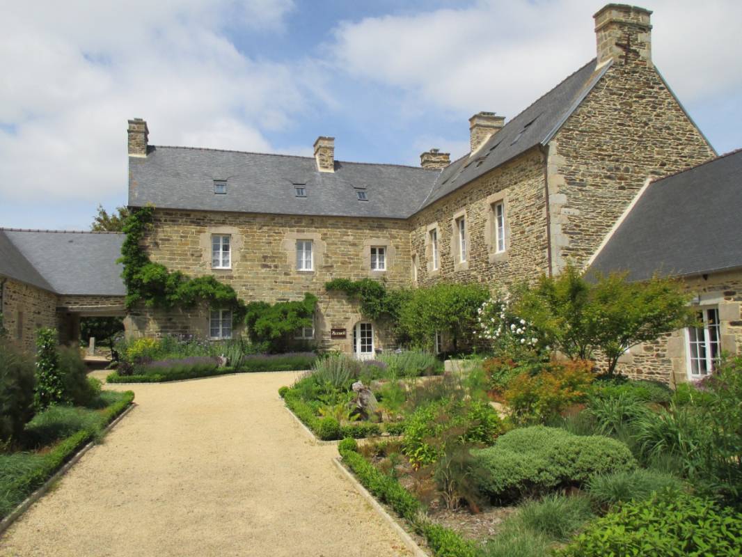 101 M² Gîte ∙ 3 Chambres ∙ 7 Personnes - Plougrescant