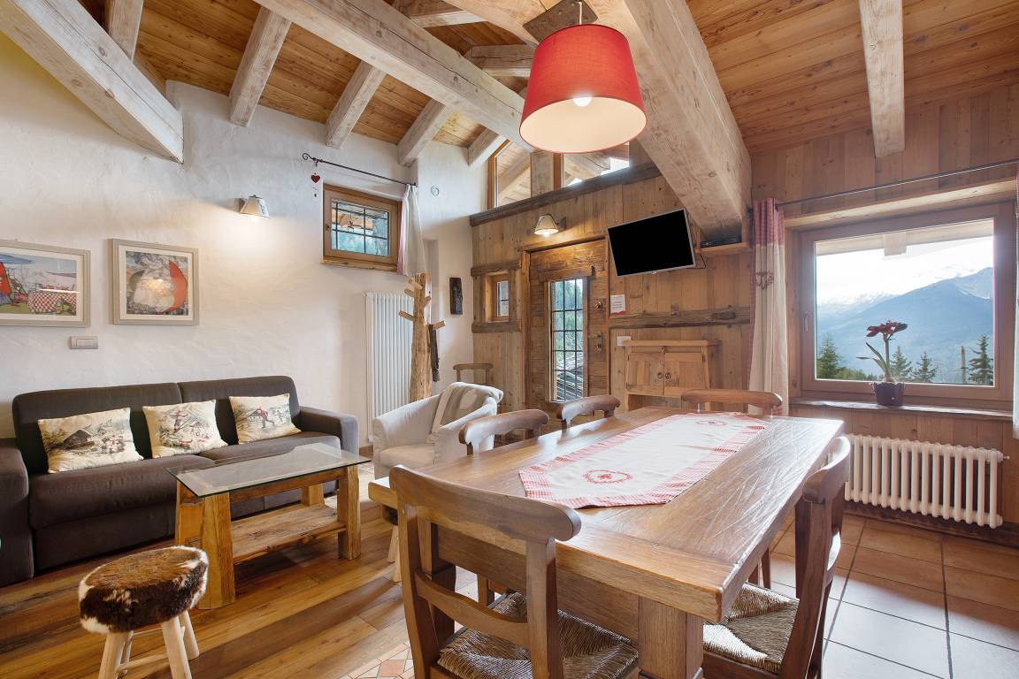 90 M² Appartement ∙ 2 Chambres ∙ 5 Personnes - Aoste