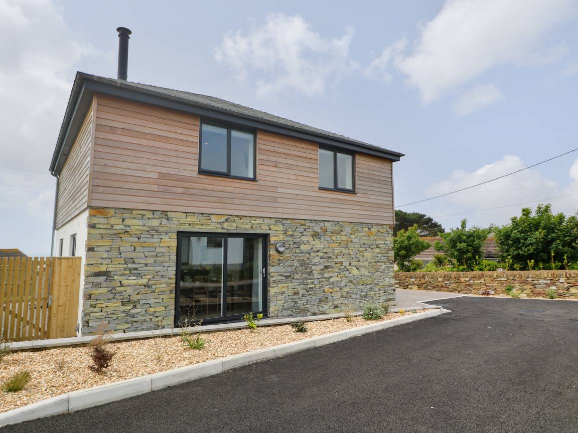 Cottage ∙ 3 Bedrooms ∙ 6 Guests - Praa Sands