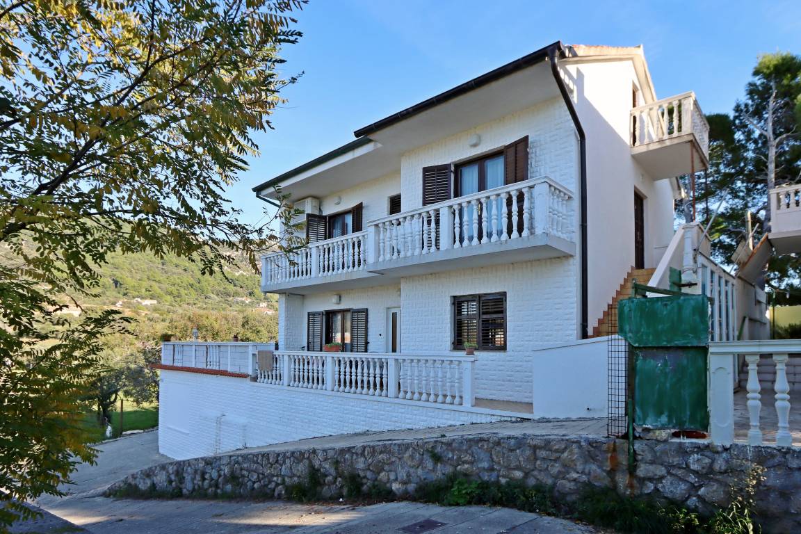 60 M² Apartamento ∙ 2 Habitaciones ∙ 5 Huéspedes - Rab