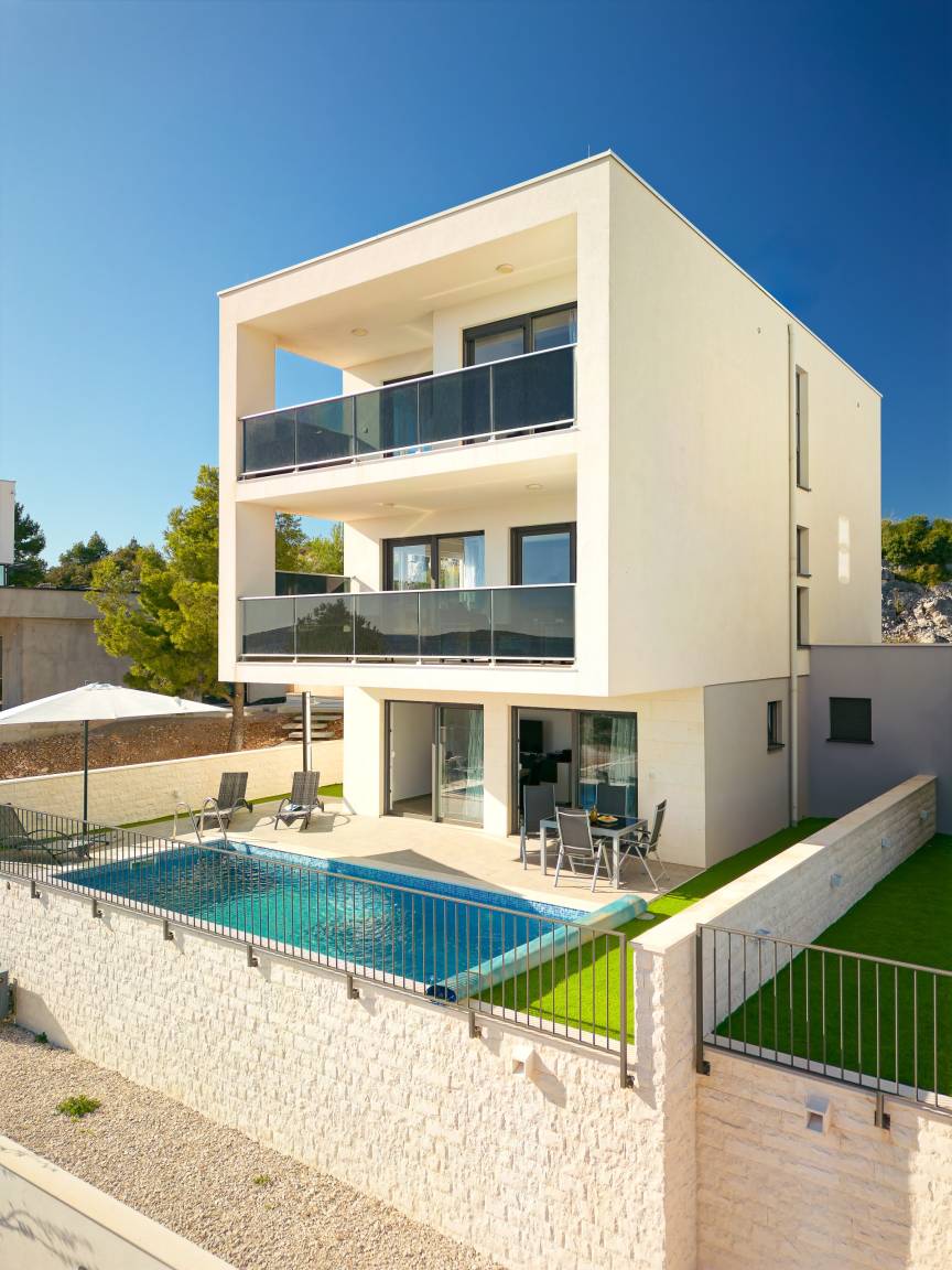 220 M² Villa ∙ 4 Schlafzimmer ∙ 9 Gäste - Šibenik