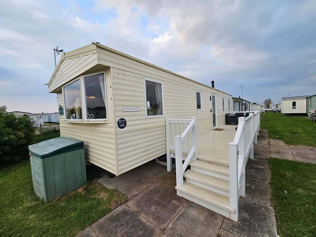 90 M² Cabin ∙ 3 Bedrooms ∙ 6 Guests - Rhyl