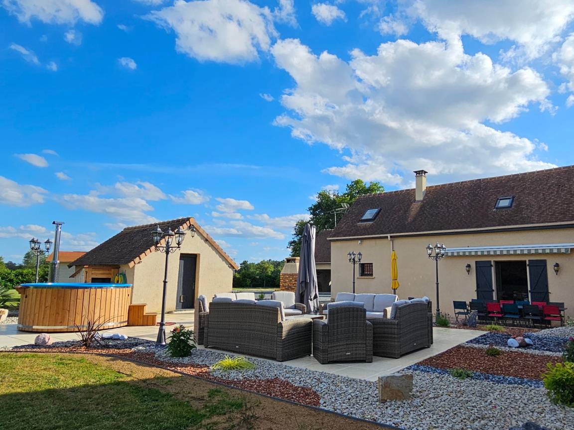 130 M² Cottage ∙ 5 Chambres ∙ 12 Personnes - Le Mans