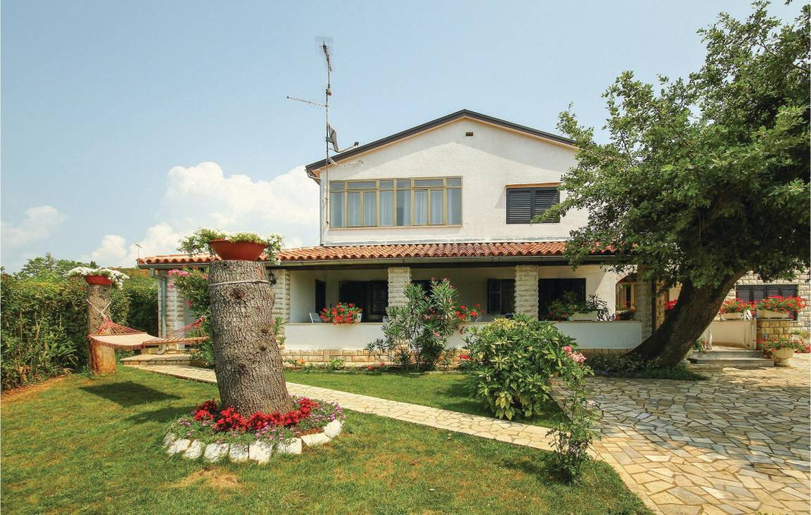 72 M² Apartment ∙ 3 Bedrooms ∙ 5 Guests - Novigrad