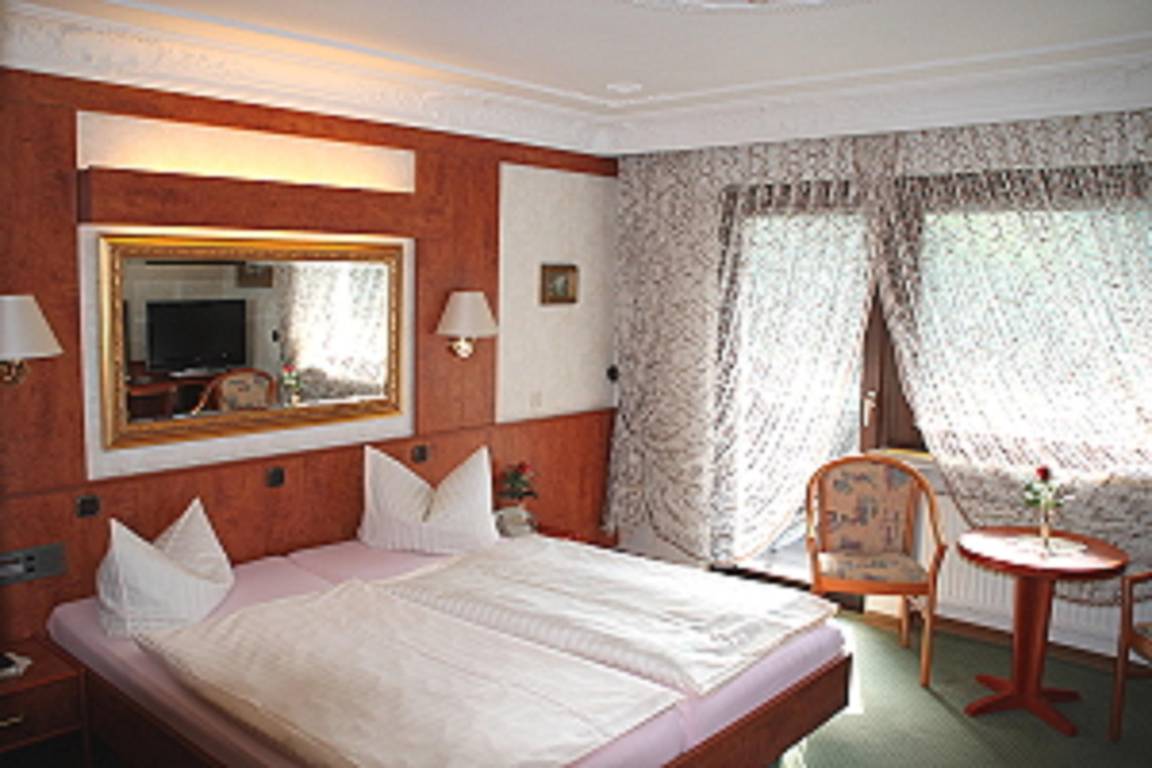 25 M² Hôtel ∙ 1 Chambre ∙ 2 Personnes - Bad Pyrmont
