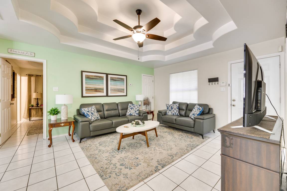102 M² Apartment ∙ 2 Bedrooms ∙ 4 Guests - Edinburg, TX