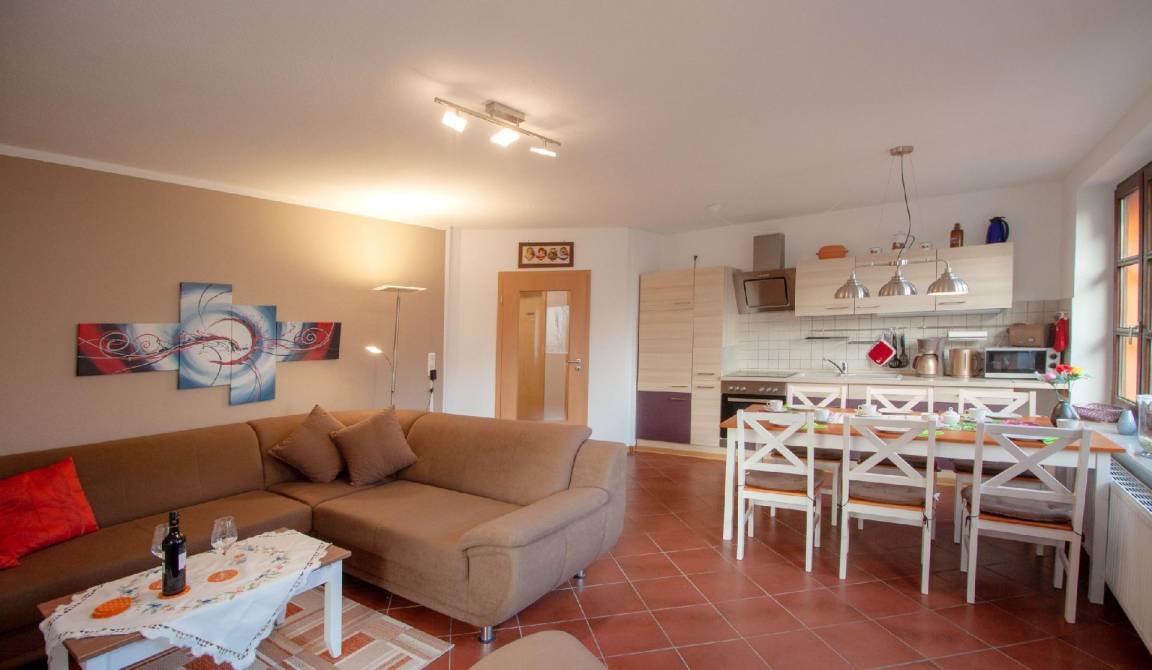 85 M² Ferienwohnung ∙ 3 Schlafzimmer ∙ 7 Gäste - Mirow