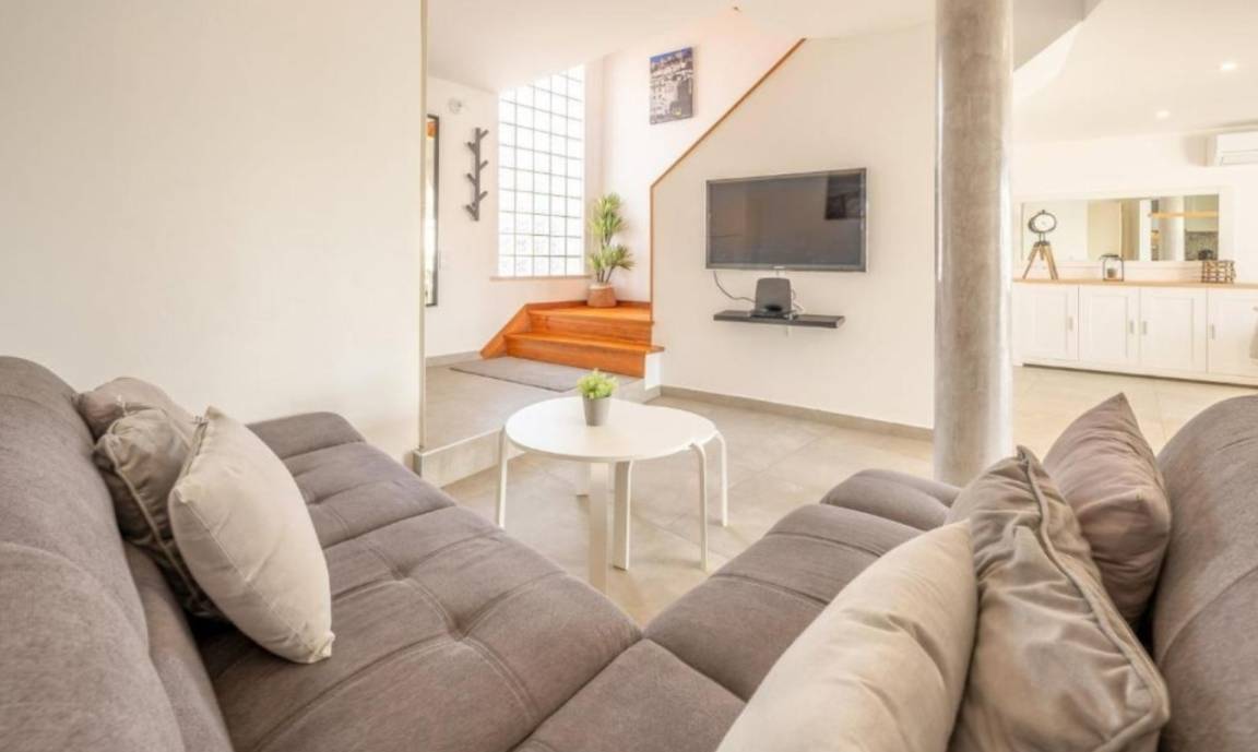 18 M² House ∙ 4 Bedrooms ∙ 8 Guests - Costa da Caparica
