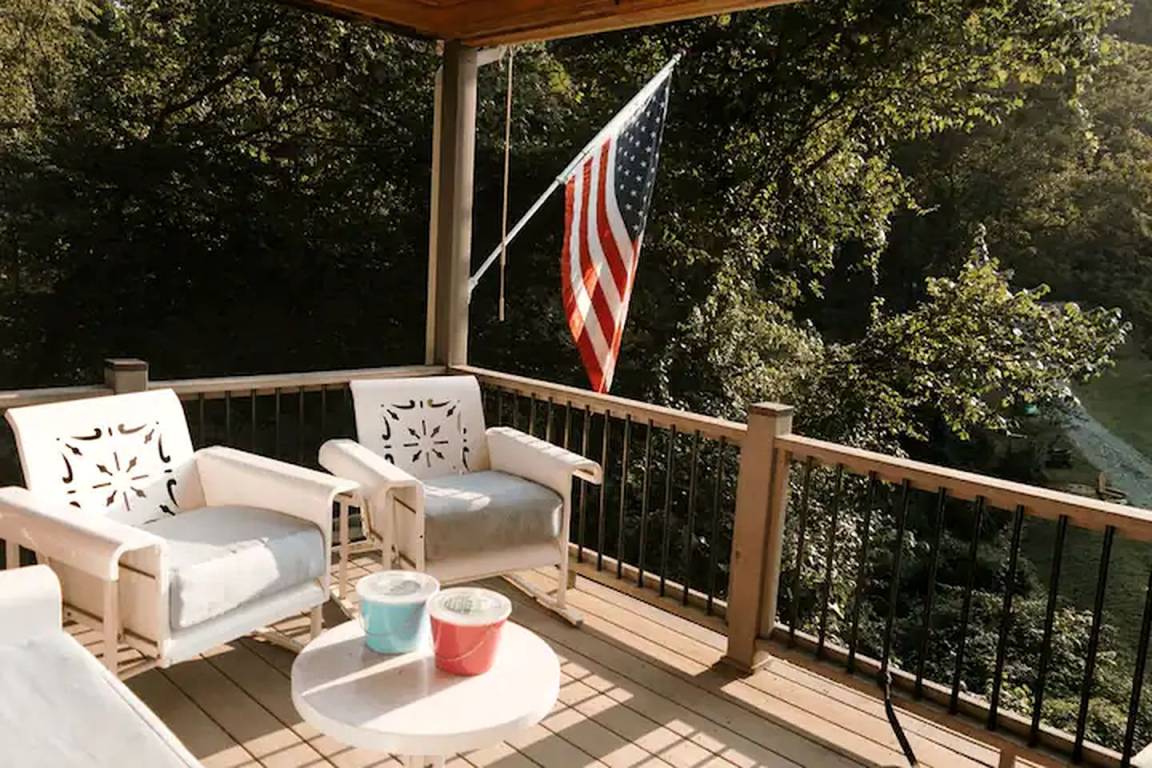 House ∙ 5 Bedrooms ∙ 6 Guests - Wheeling, WV
