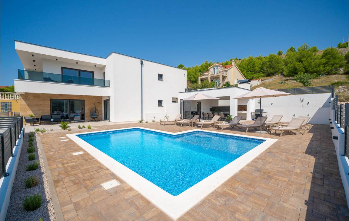 310 M² Ferienhaus ∙ 4 Schlafzimmer ∙ 8 Gäste - Brodarica