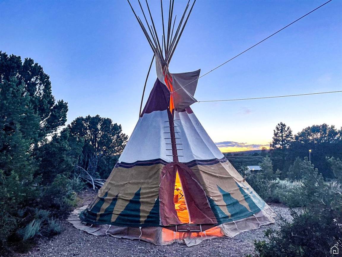 Camping ∙ 1 Bedroom ∙ 4 Guests - Utah
