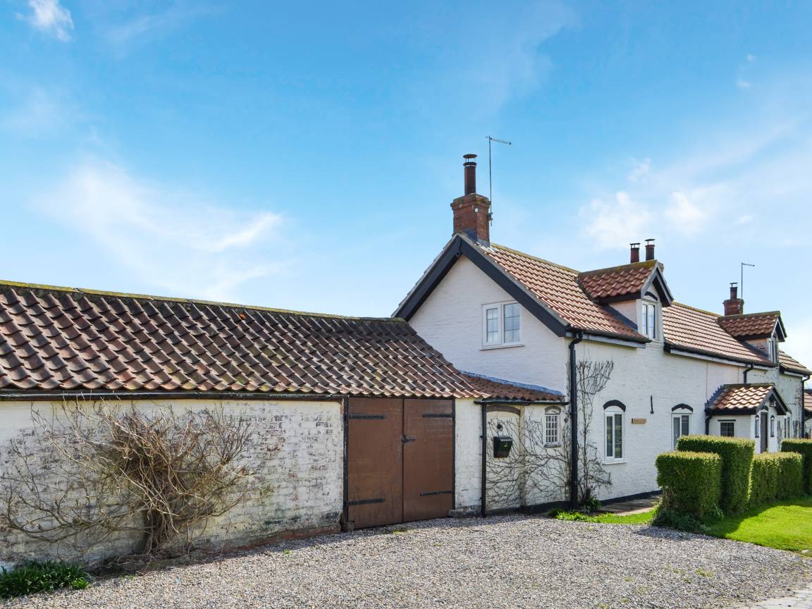Cottage ∙ 2 Bedrooms ∙ 4 Guests - Withernsea