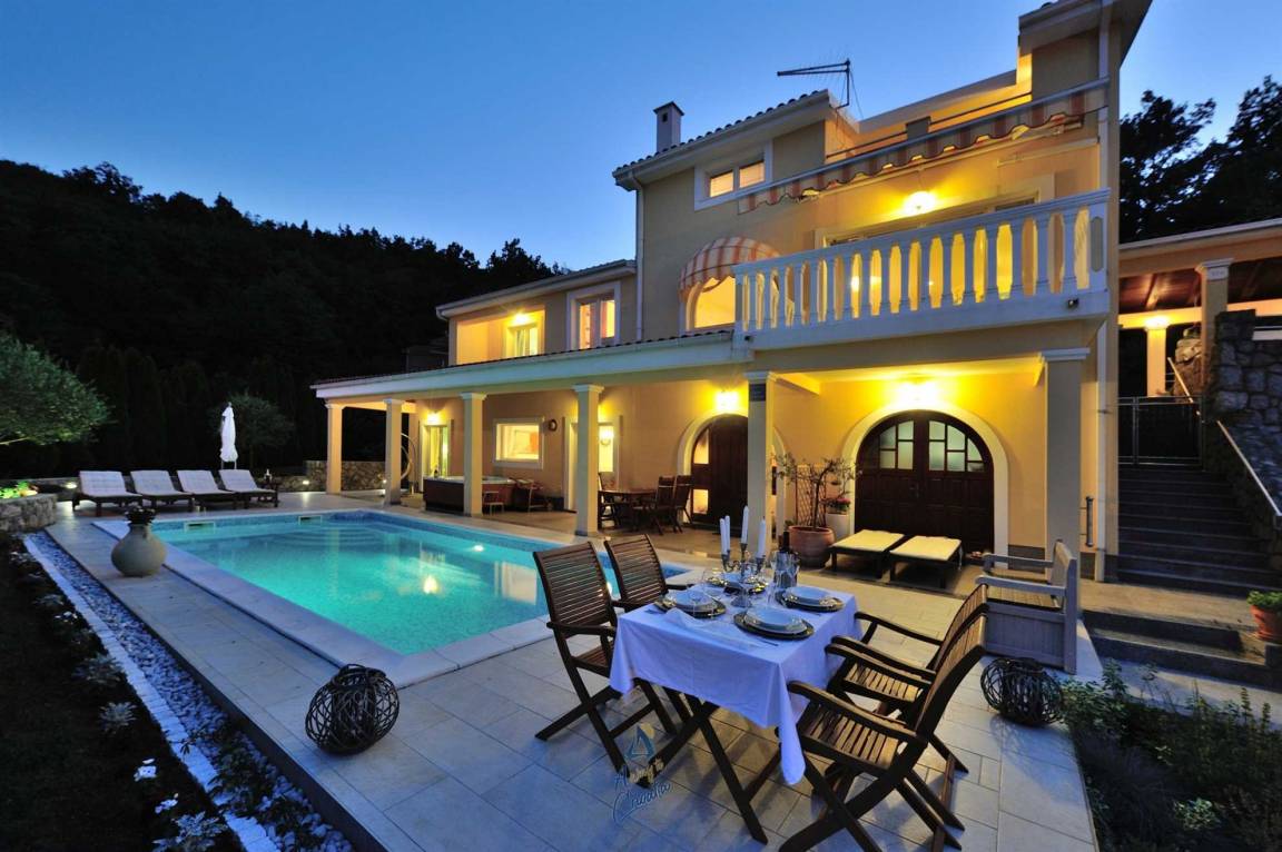 80 M² Villa ∙ 2 Makuuhuonetta ∙ 5 Vierasta - Opatija