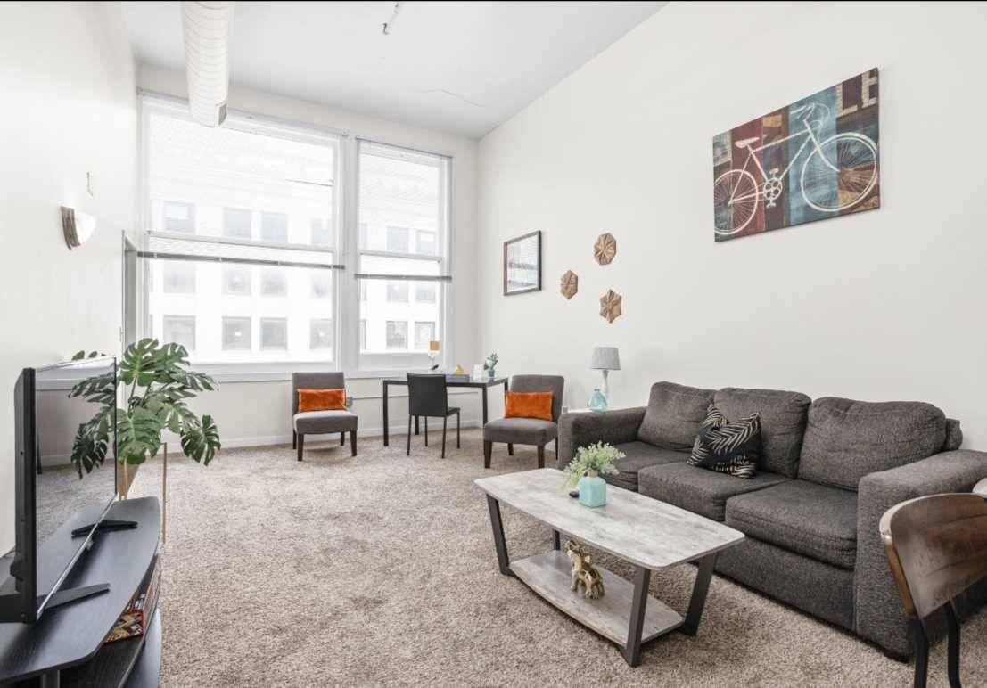 120 M² Apartment ∙ 2 Bedrooms ∙ 4 Guests - Christian Park Indianapolis