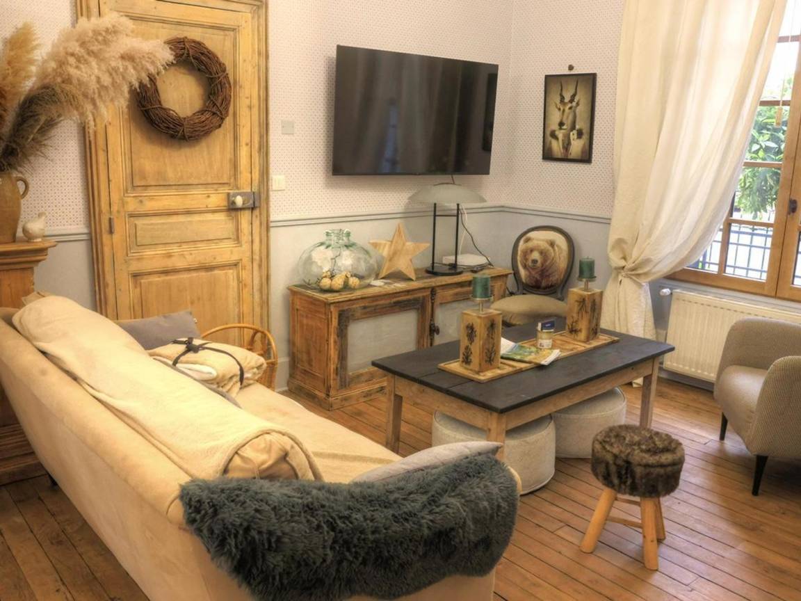 200 M² Cottage ∙ 4 Chambres ∙ 8 Personnes - Avermes