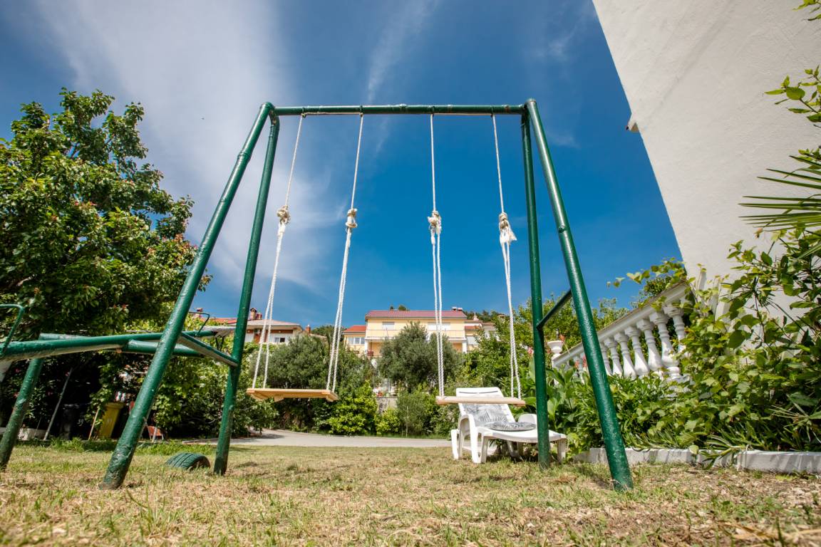 110 M² Apartment ∙ 2 Bedrooms ∙ 8 Guests - Rab