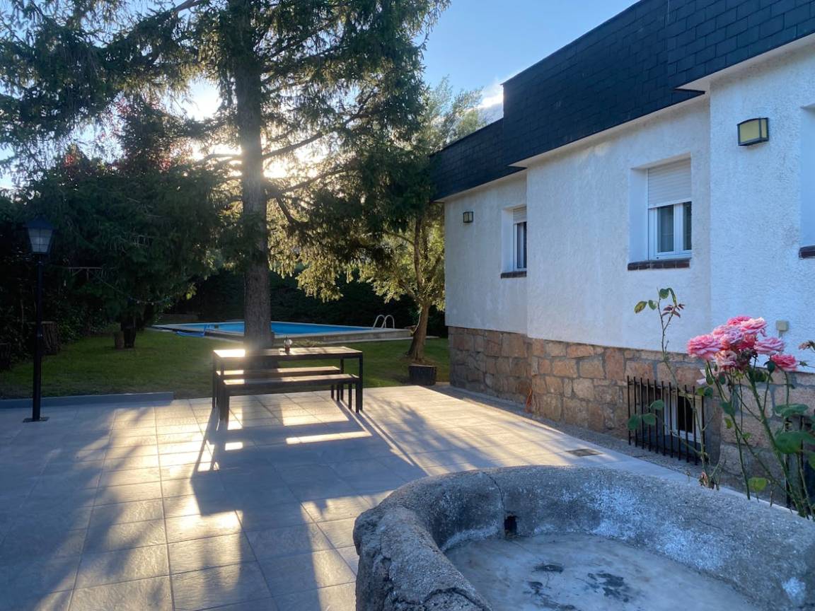 240 M² House ∙ 3 Bedrooms ∙ 6 Guests - Soto del Real