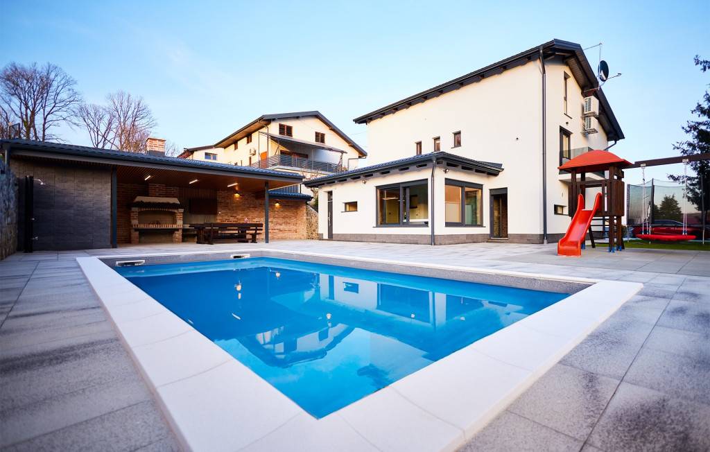 203 M² Vivenda ∙ 4 Quartos ∙ 8 Hóspedes - Karlovac