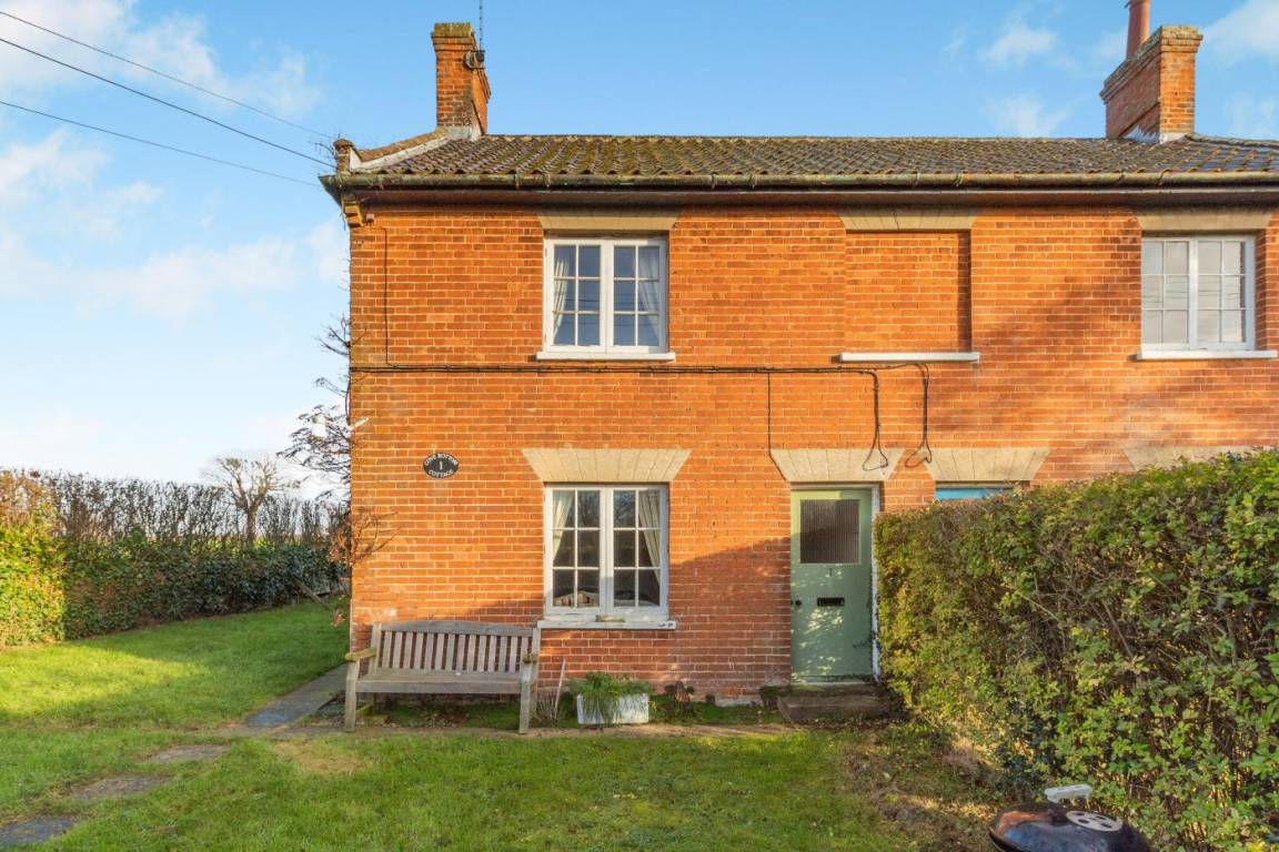 Cottage ∙ 2 Bedrooms ∙ 4 Guests - Kessingland