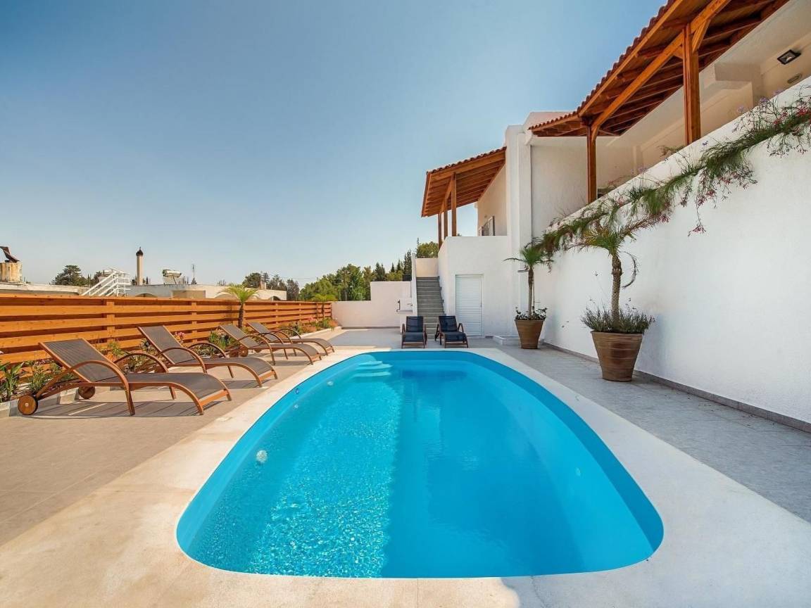 200 M² House ∙ 4 Bedrooms ∙ 8 Guests - Lindos