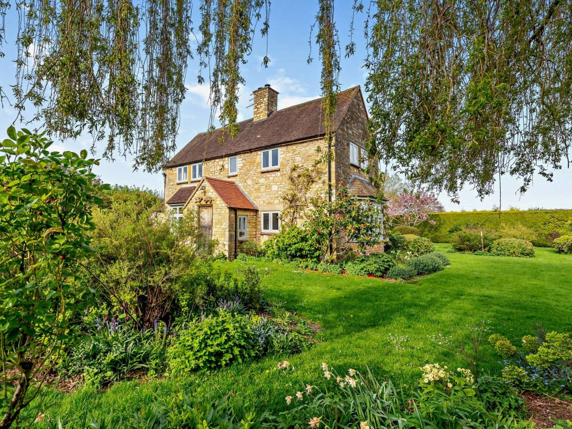 Cottage ∙ 3 Bedrooms ∙ 6 Guests - Broadway