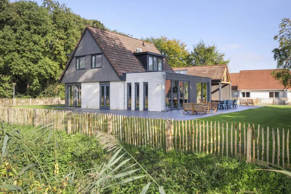 225 M² Bungalow ∙ 6 Schlafzimmer ∙ 12 Gäste - Slagharen