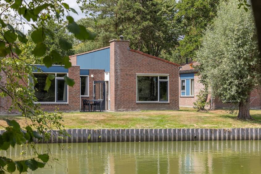 70 M² Bungalow ∙ 2 Bedrooms ∙ 4 Guests - Weert