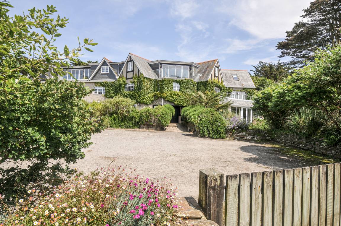 Cottage ∙ 5 Bedrooms ∙ 10 Guests - Padstow